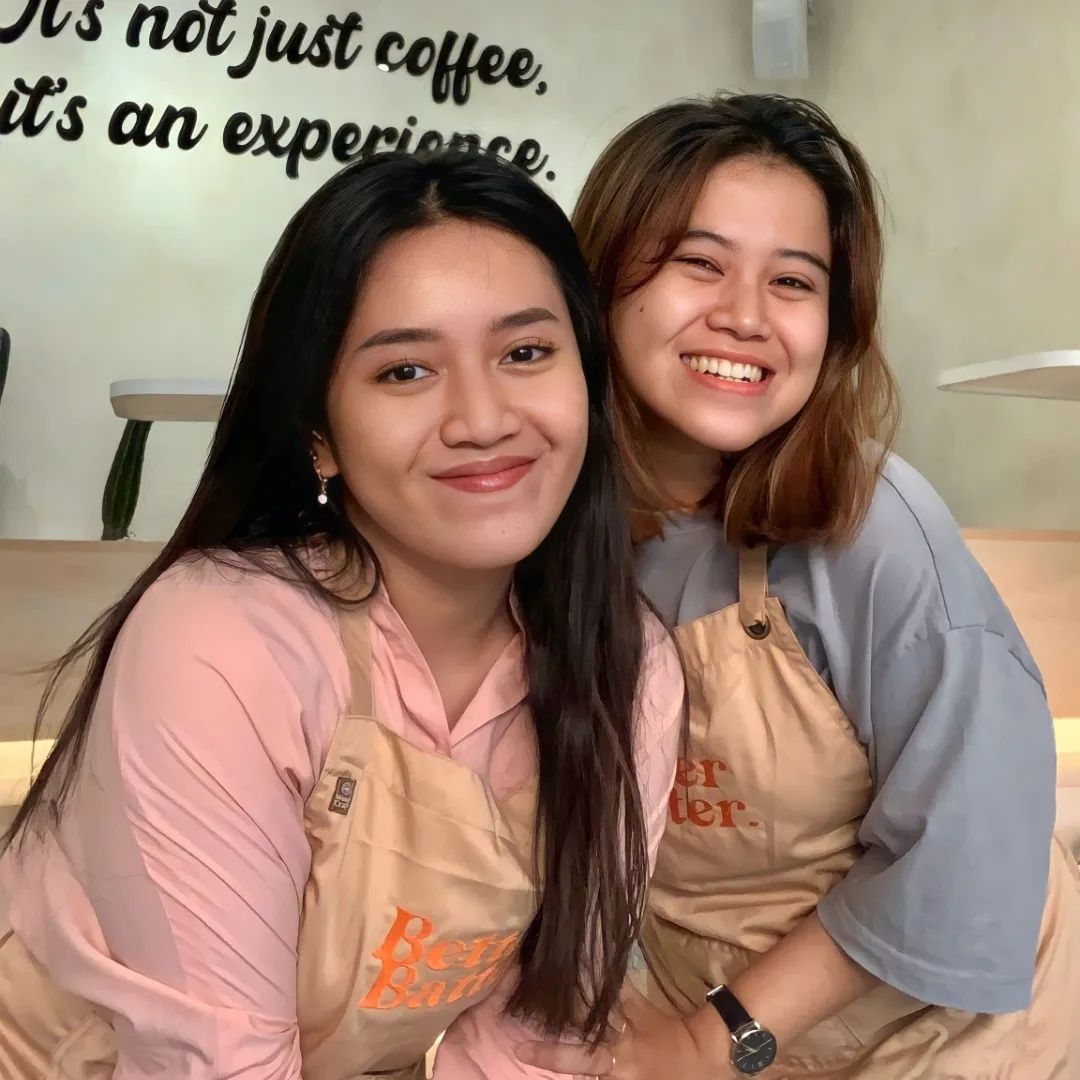 Cafe VS Coffee Shop: Memahami Perbedaan dan Kesamaannya - Woodcrafy ...